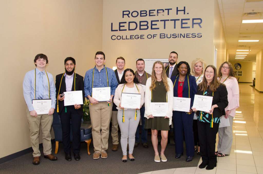 Sigma Beta Delta Chapter Inducts New Members - Shorter University